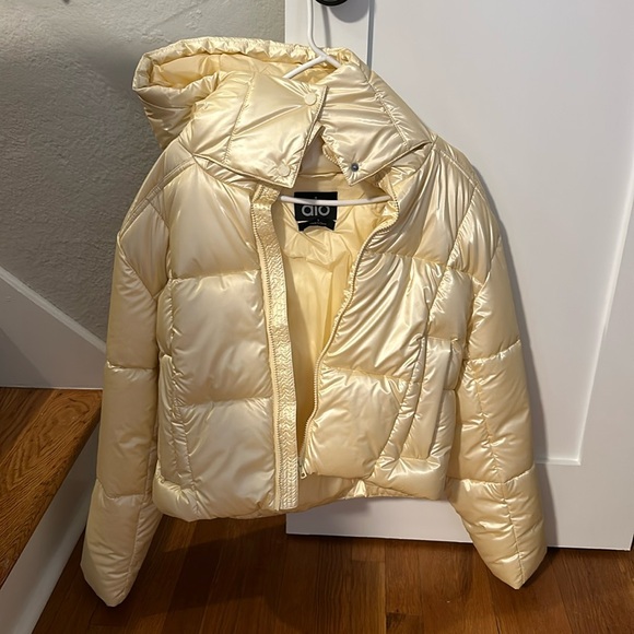 ALO Yoga | Jackets & Coats | Alo Puffer Jacket | Poshmark